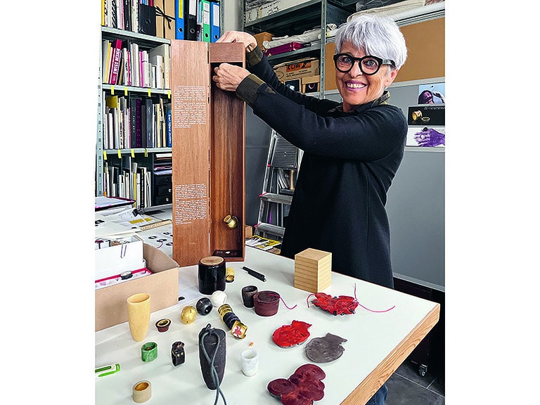 Esther Brinkmann - Art Jewelry Forum